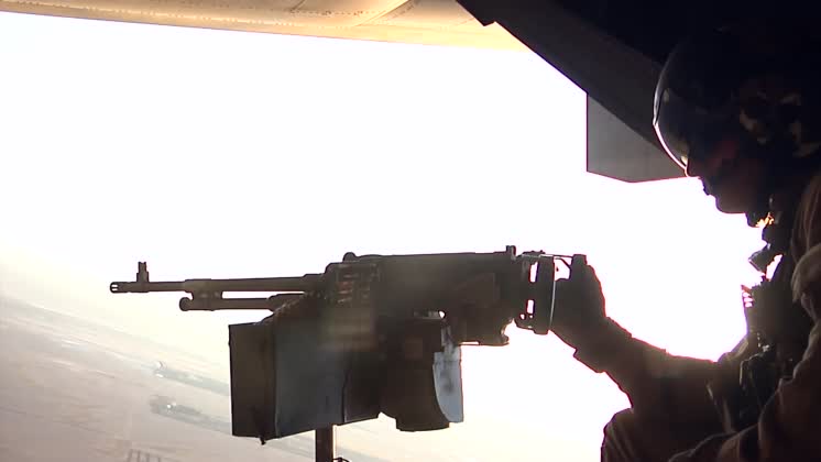 Video: V22 Mv22 Osprey helicopter door gunner Marine Osprey Crew Chief ...