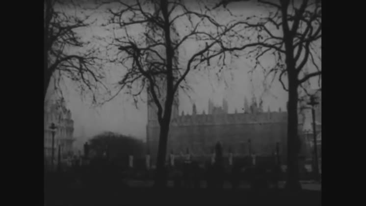 Video: 1943 - British, American, and Allied soldiers stand as a choir ...